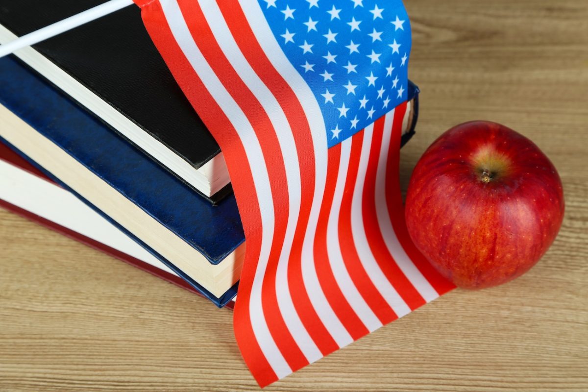 US vs UK Spelling: 7 Common Differences | Piqosity